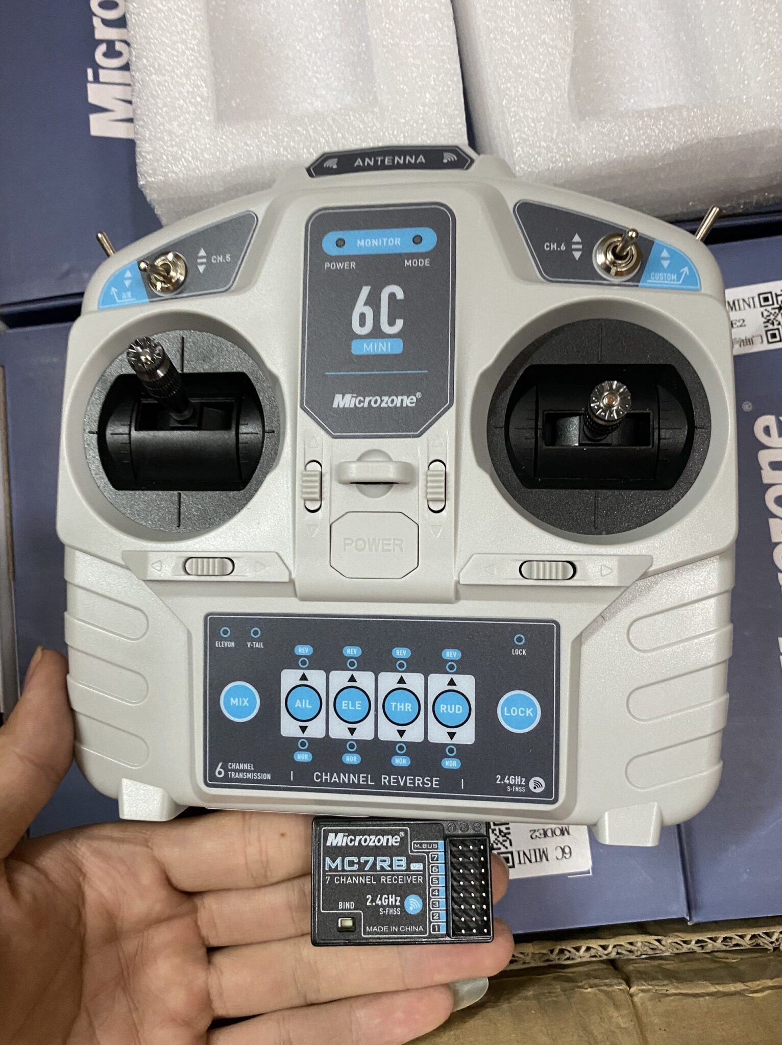 6C Mini – Tay điều khiển Microzone 6C Mini + Rx MC7RB-V2 (Bản nâng cấp của MC6C) sóng 2.4GHz xa ...